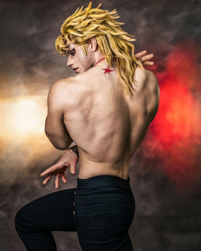 义大利CoserTaryn还原《JoJo的奇妙冒险》DIO 迷人霸气笑容秀出好身材！-HotACG